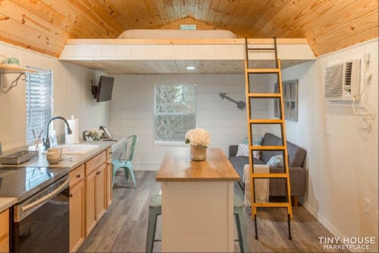 16 Perfect Tiny Houses for Sale in Florida - The Wayward Home
