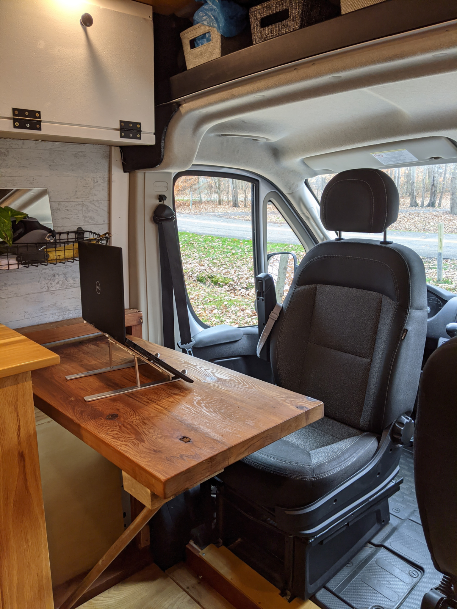 11 Ingenious Camper Van Office Ideas for Work on the Road