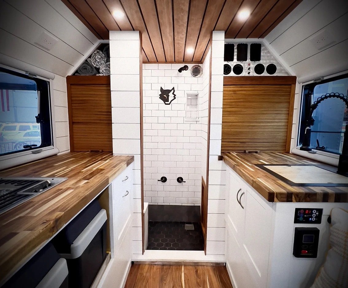 9 Hardy Hummer Campers that Take Off-Roading to a New Level - The ...