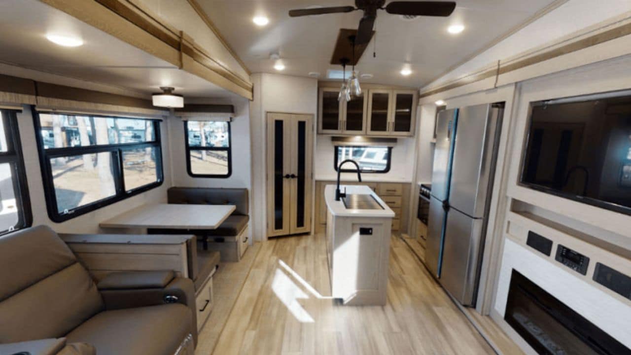 10 Fifth Wheel Campers with Luxurious Kitchens