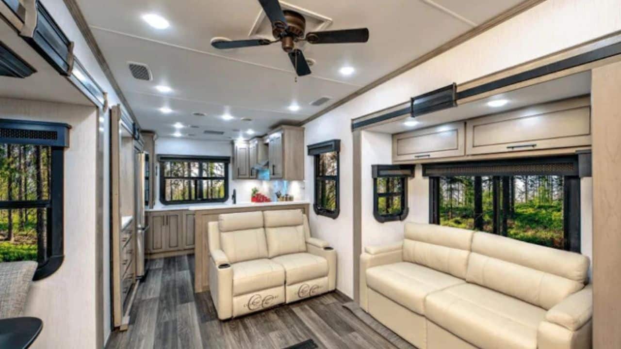 10 Fifth Wheel Campers with Luxurious Kitchens